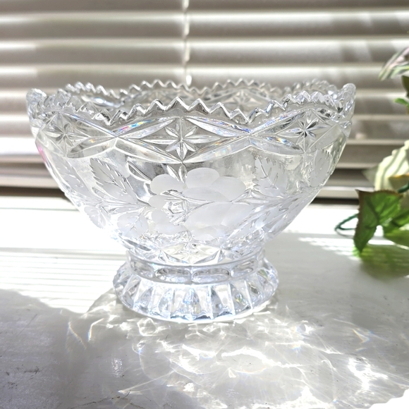 dont know | Accents | Vintage Lead Crystal Sawtooth Bowl | Poshmark